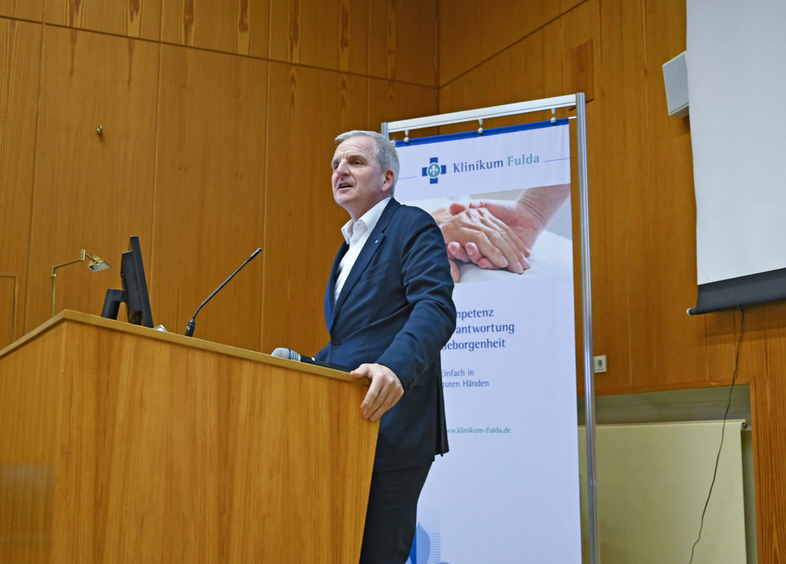 Verabschiedung von Apothekendirektor Prof. Dr. rer. nat Roland ...